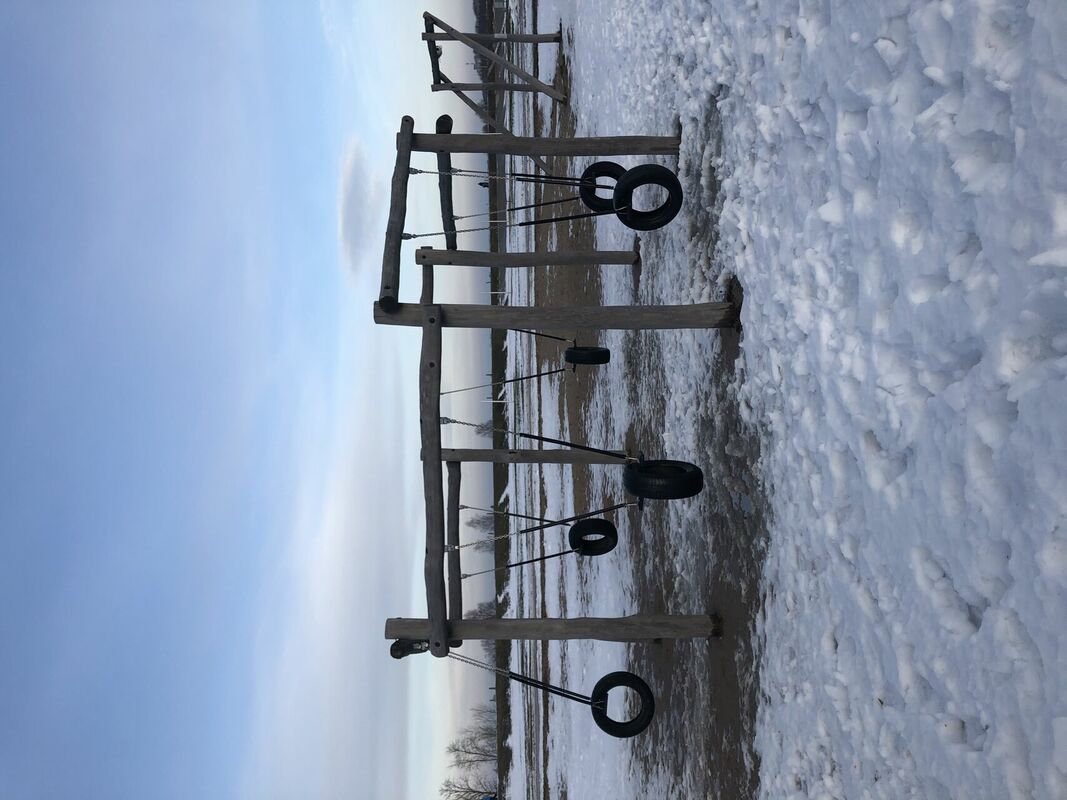 Pastaiga Salaspilī gar Rīgas HES aizsargdambi