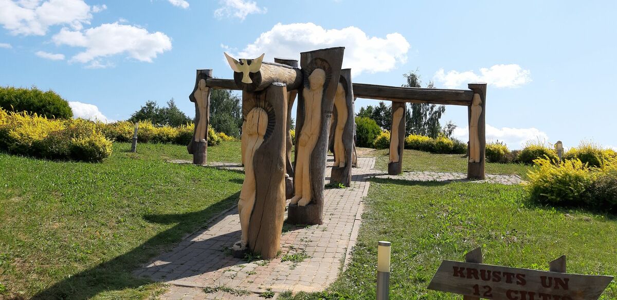 Kristus Karaļa kalns - koka skulptūru parks Latgalē