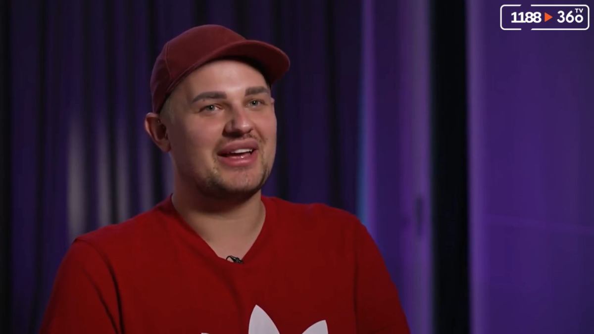 Amuna Davis Malaizijā pavelk uz zoba Patmalnieci, bet arī pats krīt ...