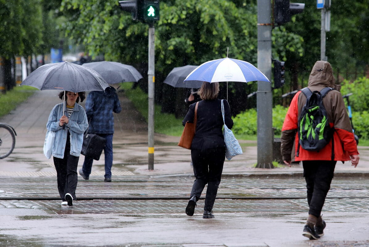 Sinoptiķi prognozē, kad Latvijā gaidāms lietus