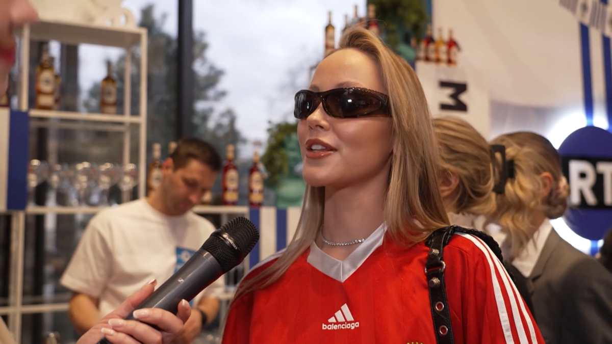 Laura Vizla taisnojas, ka nemaz tik daudz naudas apģērba iegādei viņa ...