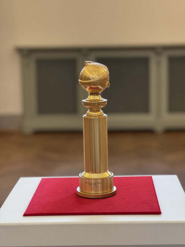 Mākslas muzejā apskatāms "Straumei" piešķirtais "Zelta globuss"