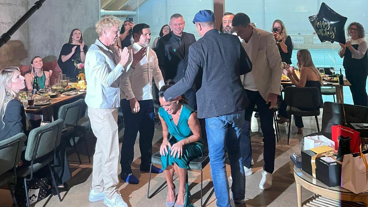 FOTO: Aleksandra Kurusova lustīgi aizvadījusi savu 40. dzimšanas dienu