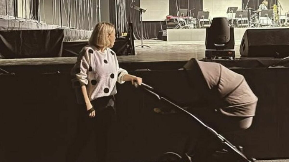 Ieva Sutugova pārsteidz — vien divas nedēļas pēc dzemdībām aulēkšo uz ...